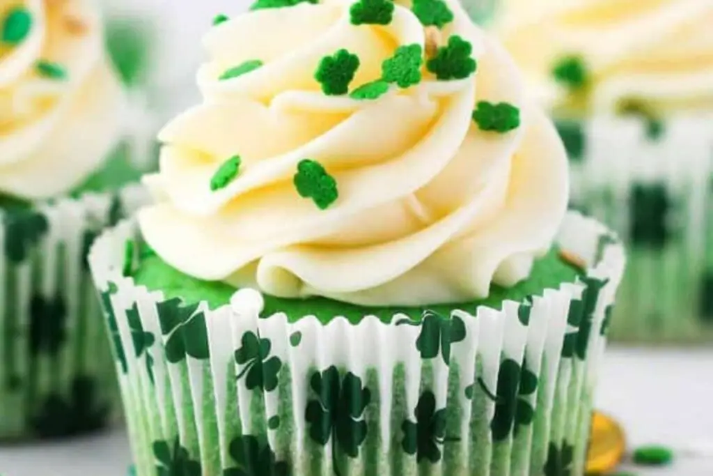 15 Heavenly Irish Dessert Recipes To Make At Home | Recipe Self