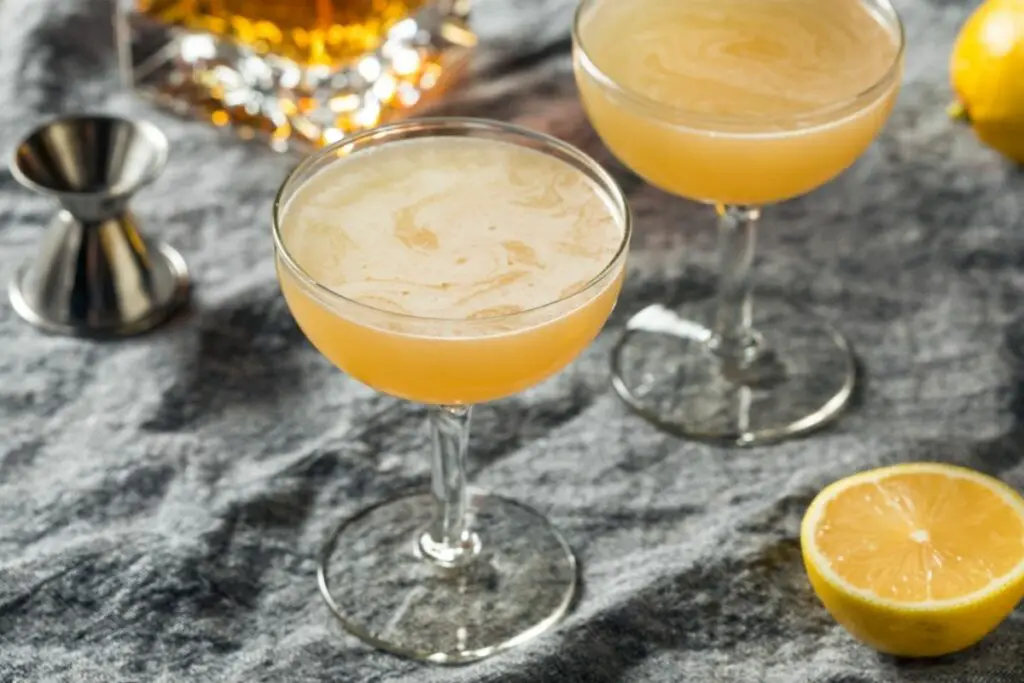15 Strong Brandy Cocktail Recipes To Make At Home | Recipe Self